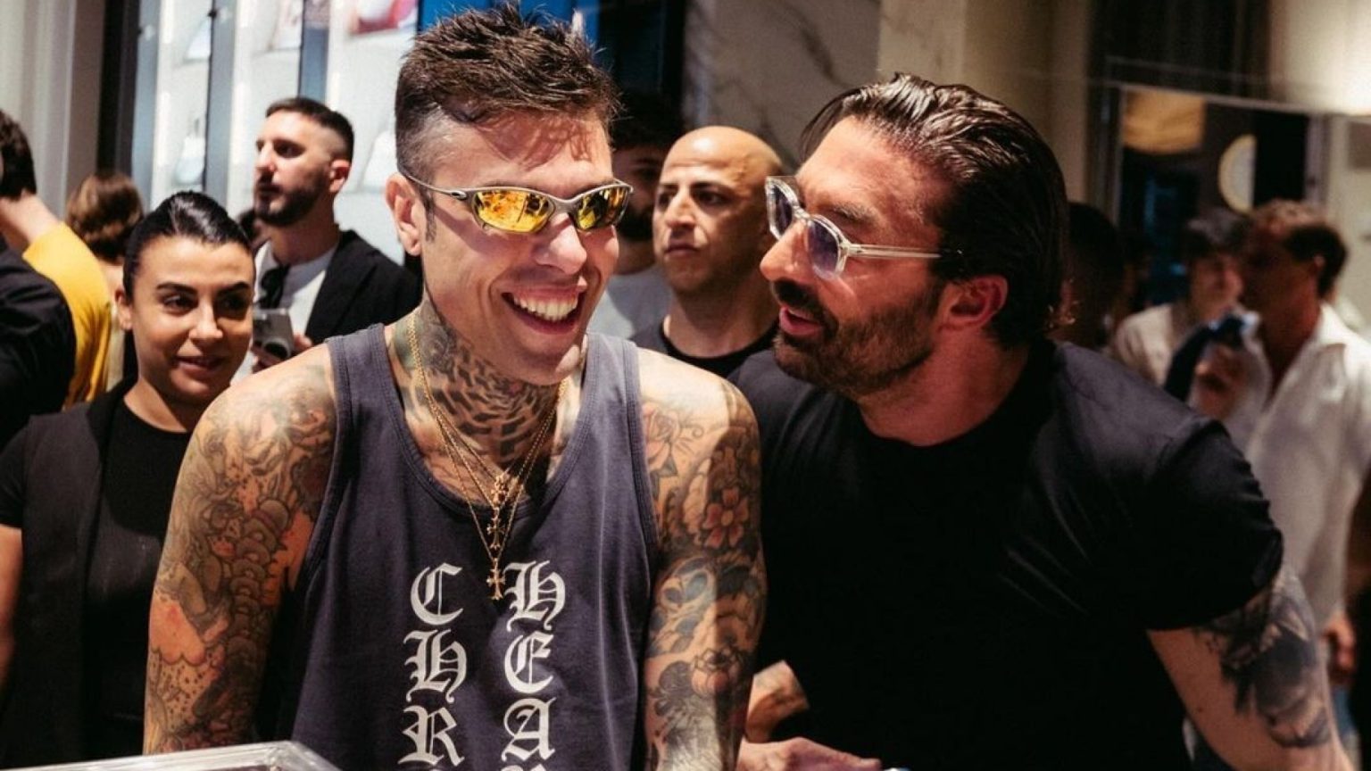 Chi è Lorenzo Ruzza, l'orologiaio da mezzo milione di follower che ...