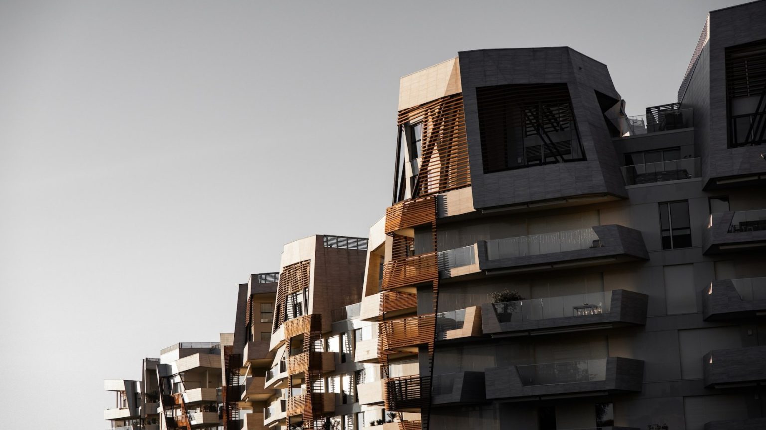 A Milano vendono un seminterrato di 93 metri quadri a 600 mila euro ...